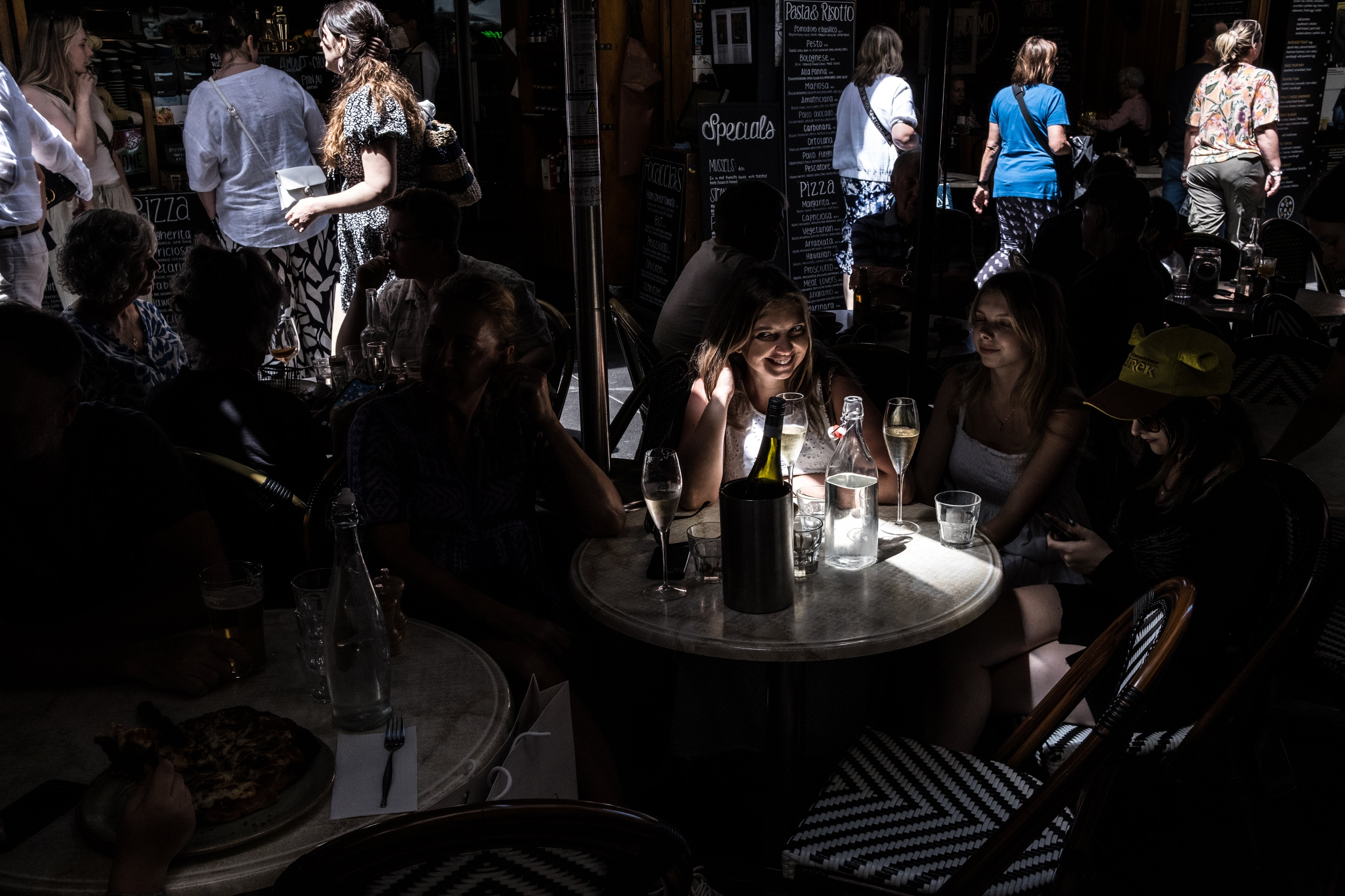 382 – Hillvale Photo Trophy